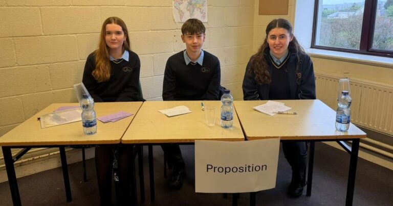 Junior Debating - Scoil Chonglais